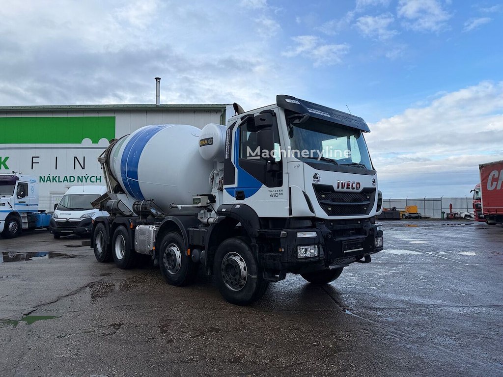 IVECO TRAKKER 410 VIN 665 kamion s mešalicom za beton