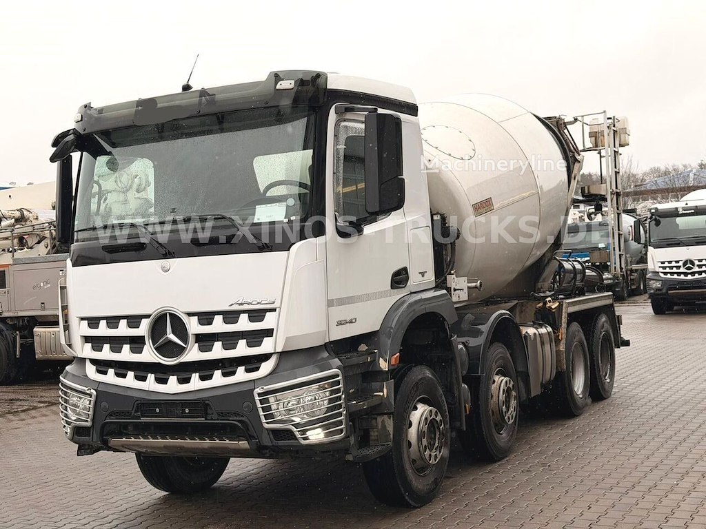 Stetter na šasiji Mercedes-Benz Arocs 3240 kamion s mešalicom za beton