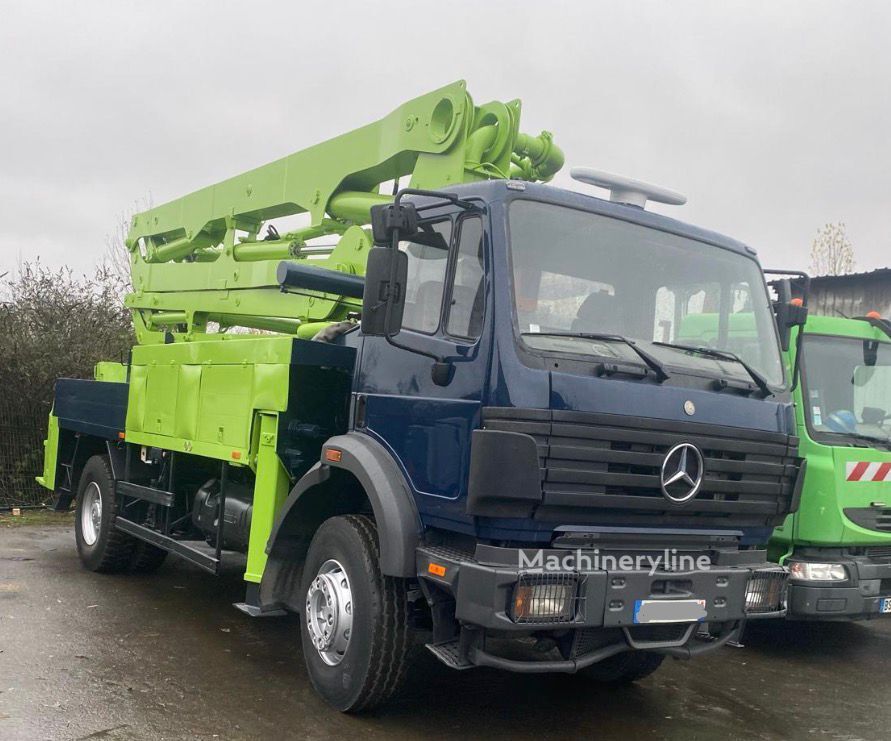 Putzmeister na šasiji Mercedes-Benz PM 27/4 BRF15H pumpa za beton