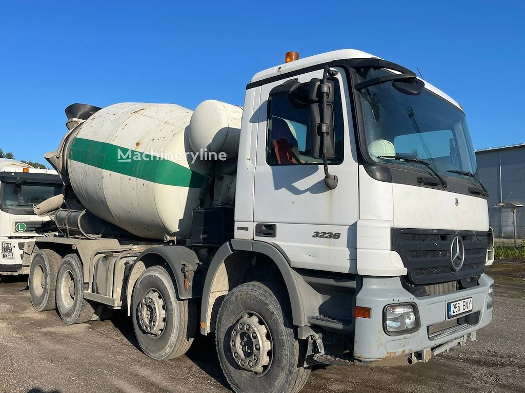 Mercedes-Benz ACTROS 3236B 8X4 kamion s mešalicom za beton