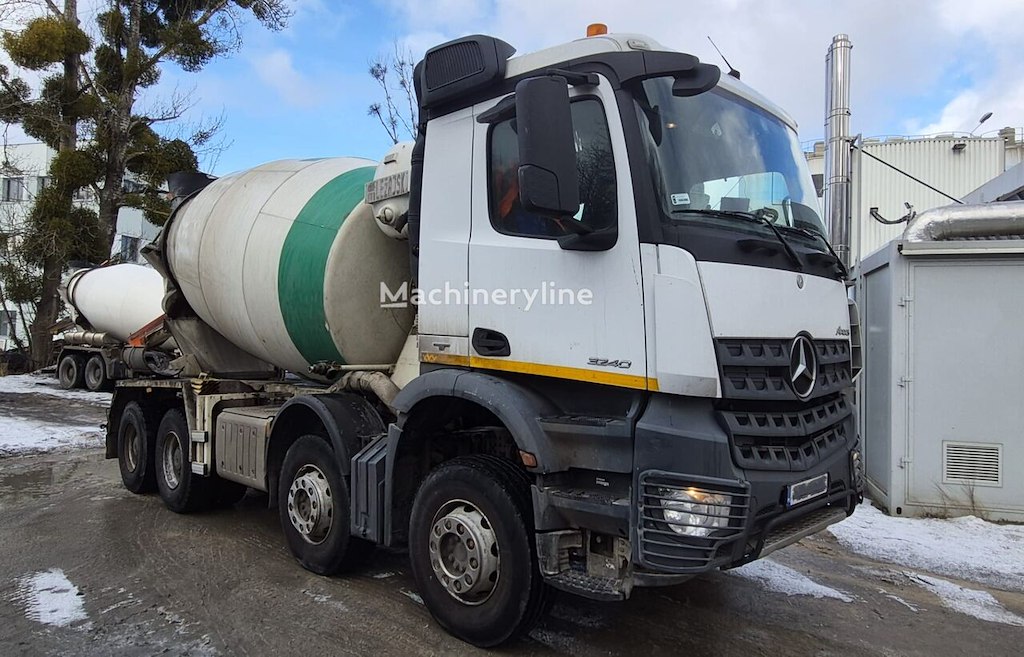 LEŻAJSK na šasiji Mercedes-Benz Arocs 3240 kamion s mešalicom za beton