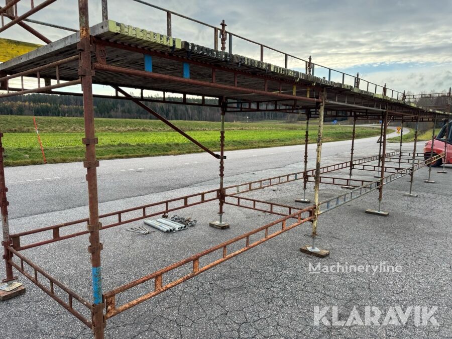 Prodaje se Haki 15x4 m skele na aukciji