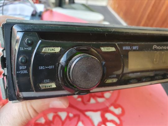 Poneer deh-2020mp auto radio mp3 aux cd tuner