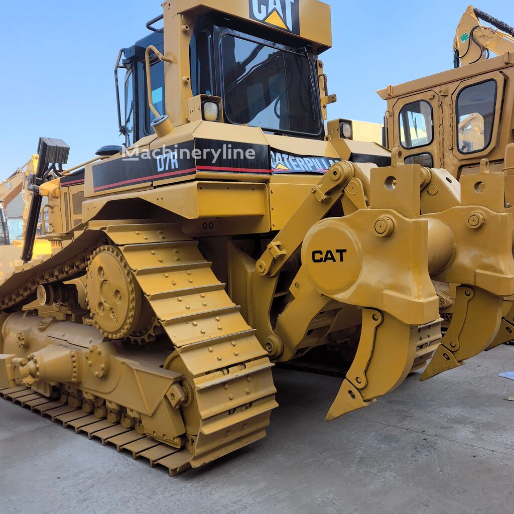 Caterpillar D7R buldožer