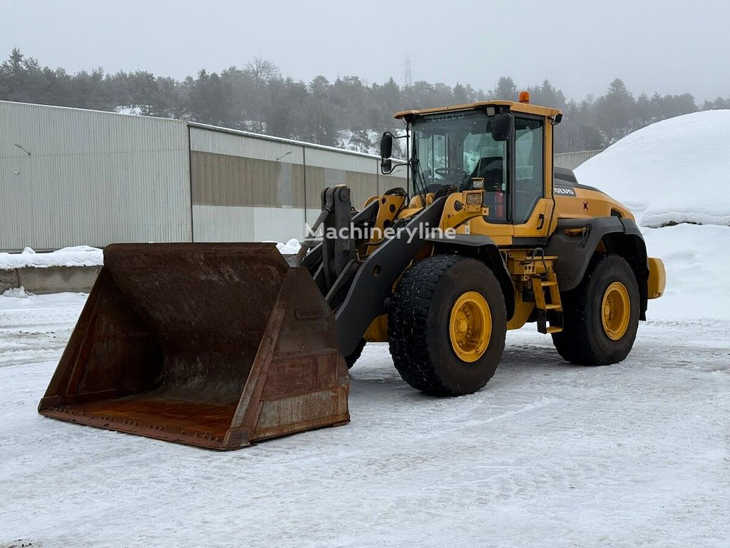 Prodaje se Volvo L110H Hjullaster m. skuffe / Spakestyring / 4.funksjon / vekt / prednji utovarivač na aukciji