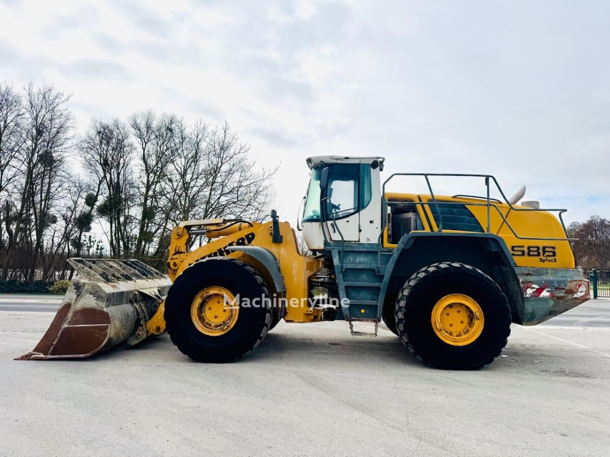 Liebherr L586 2PLUS2 prednji utovarivač