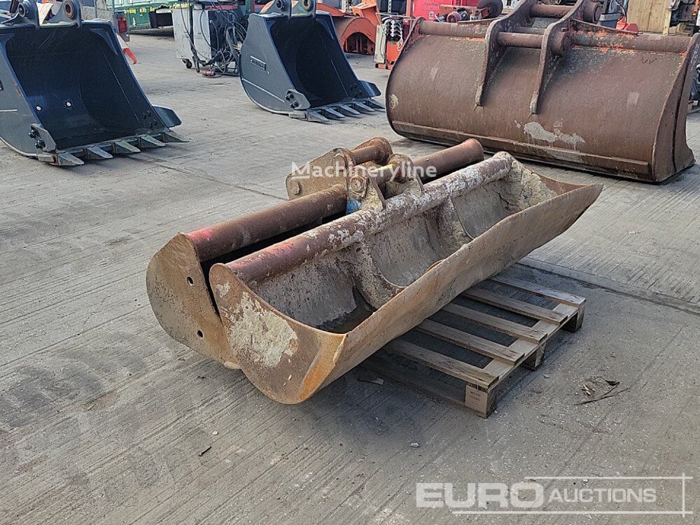 Prodaje se 70", 70" Ditching Bucket 60mm Pin to suit 8-10 Ton Excavator kašiku za gradiranje na aukciji
