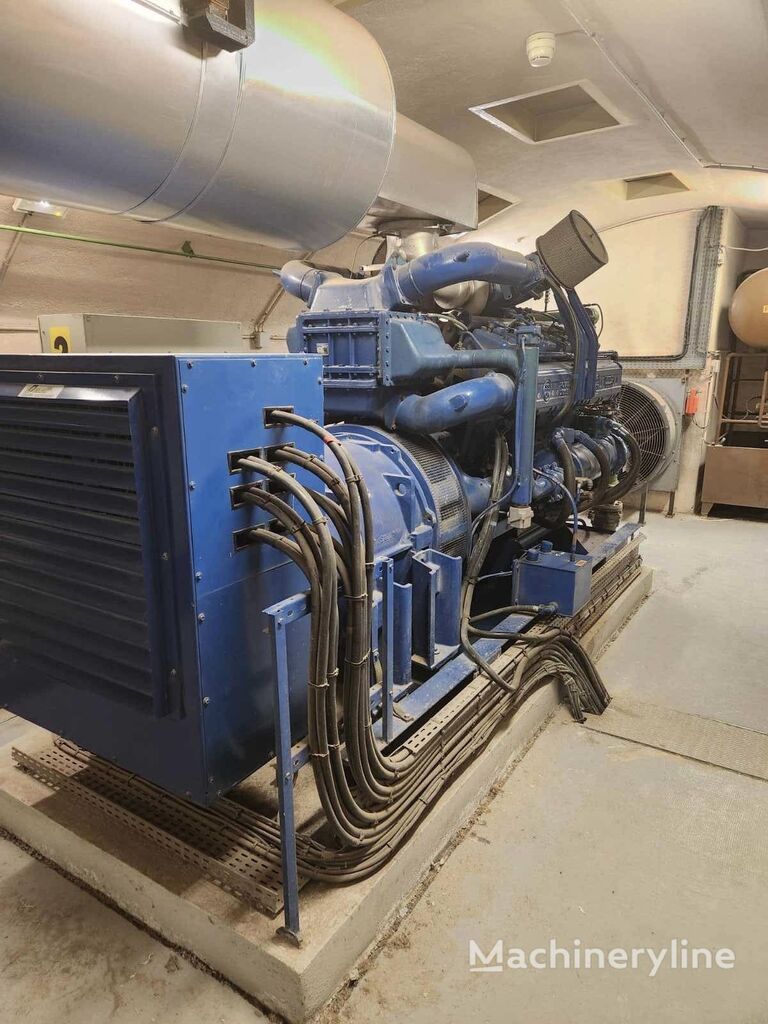 2x SACM UD 25V12S4D diesel generator