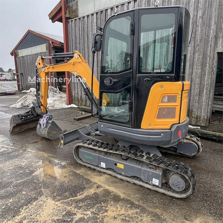 Prodaje se Bernards 2.7EXKA mini bager na aukciji