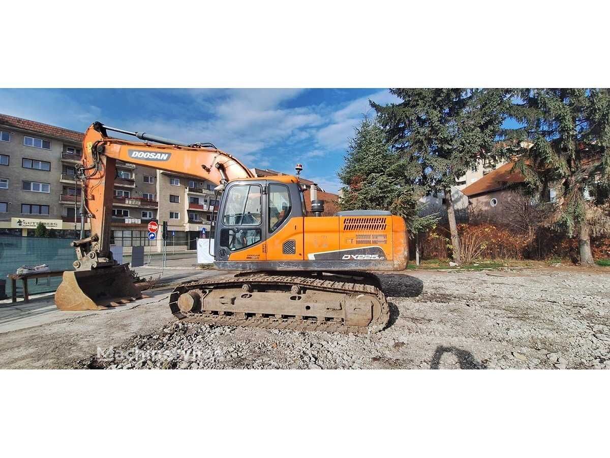 Prodaje se Doosan DX225LC bager guseničar na aukciji