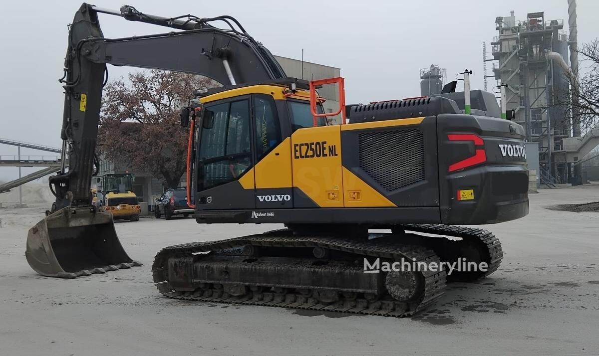 Volvo EC250ENL bager guseničar