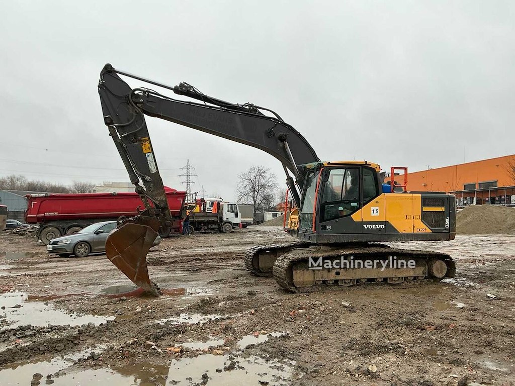 Prodaje se Volvo EC220 EL bager guseničar na aukciji