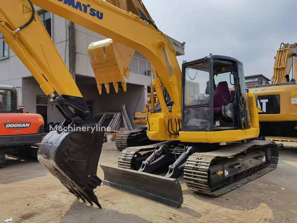 Komatsu PC128 bager guseničar