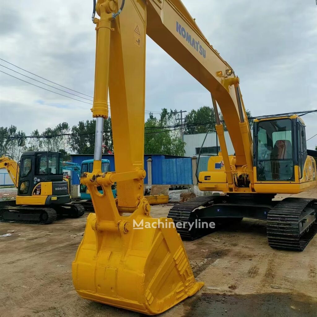 Komatsu PC220-7 bager guseničar