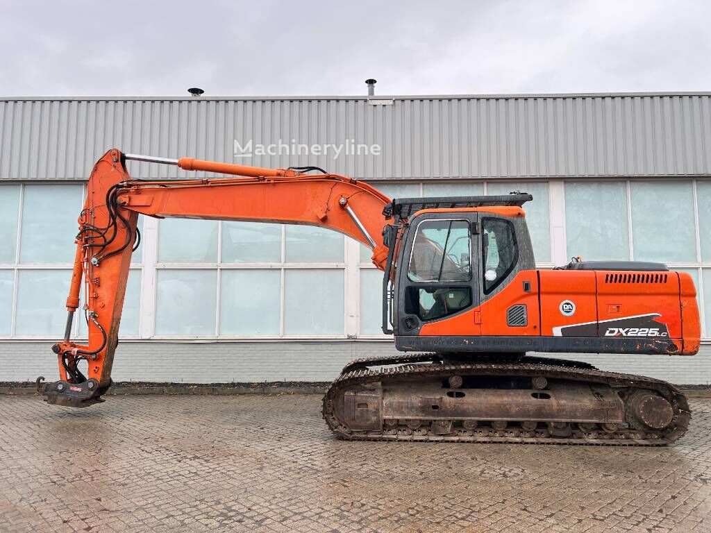 Doosan DX 225 LC bager guseničar