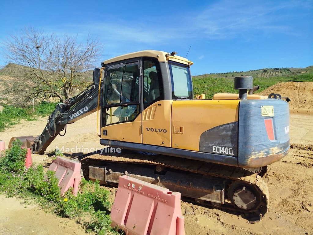 Volvo EC140DL bager guseničar
