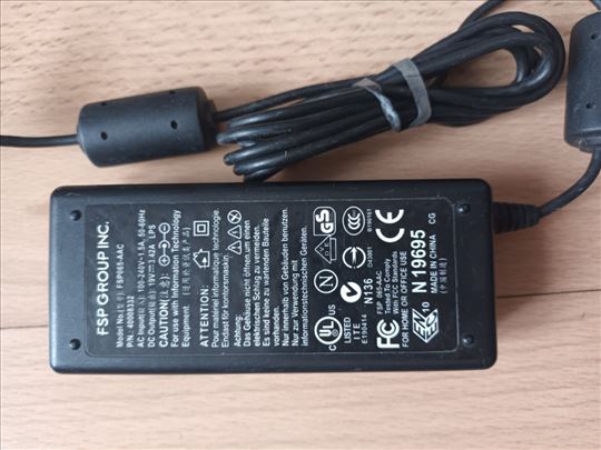 adapter za laptop (punjač) 19V ⎓ 3.42A