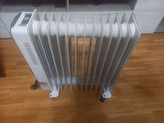 Vivax uljani radijator 13 rebera sa ventilatorom