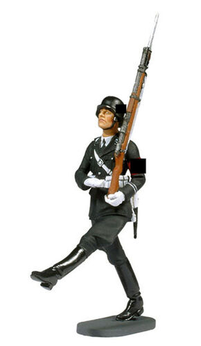 Andrea Miniatures BH0403 LAH Goose Steping Soldier