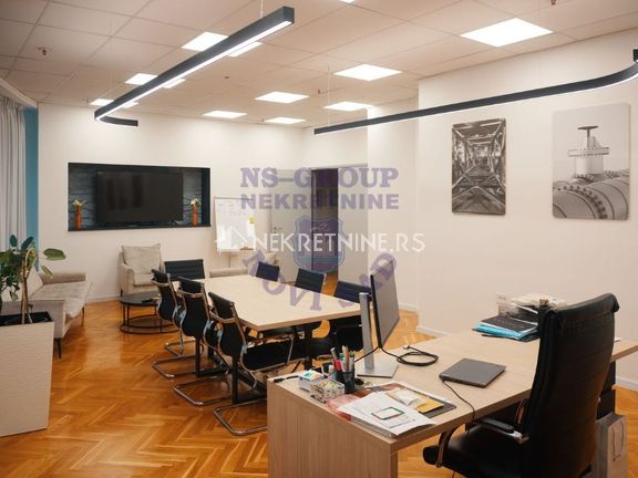 TOP reprezentativan poslovni prostor 227 m²