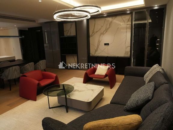 Za izdavanje luksuzan trosoban stan 141m2 , Dedinje