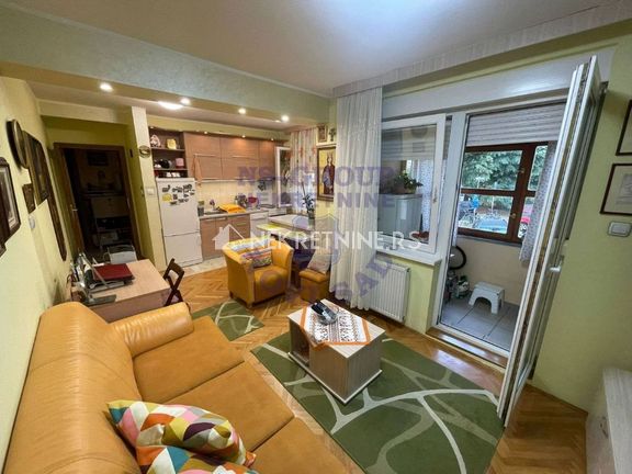 Na prodaju jednoiposoban na Sajmu