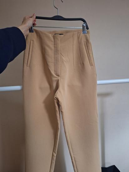 Nove zara pantalone
