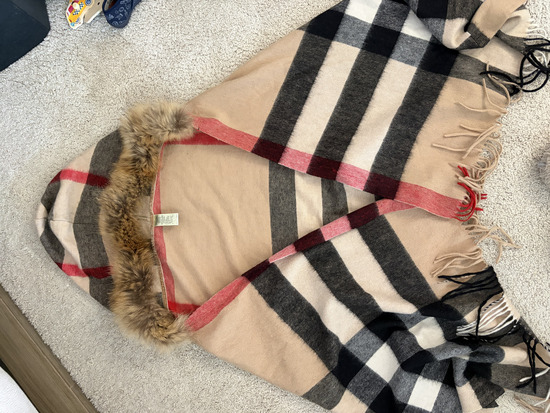 Burberry ponco