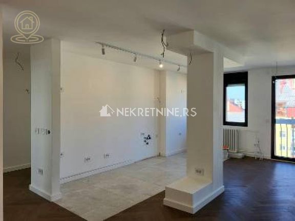 Prodaje se četvorosoban penthouse stan - Liman 4 144m2
