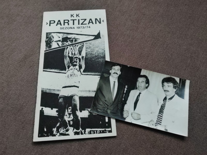 PROGRAM-VODIC KK PARTIZAN 1973-1974. PLUS FOTOGRAFIJA