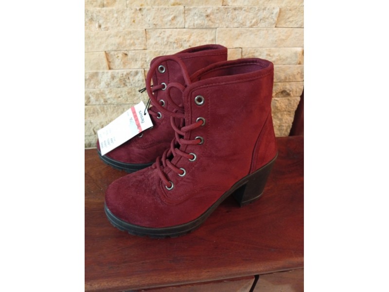 Nove Sinsay cizme br 35 36