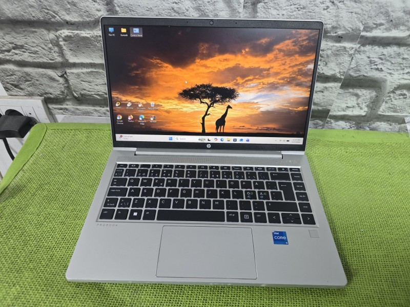 HP ProBook 440 G8 - i5-1135G7-8Gb-256Gb-Nvidia 2GB-3H
