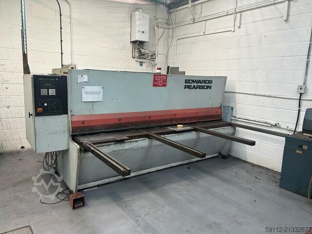 Hidraulična giljotinska makaza
Edwards Pearson VE 6.5mm x 3070mm