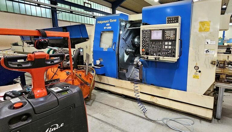 CNC strug
Nakamura-Tome WT-250