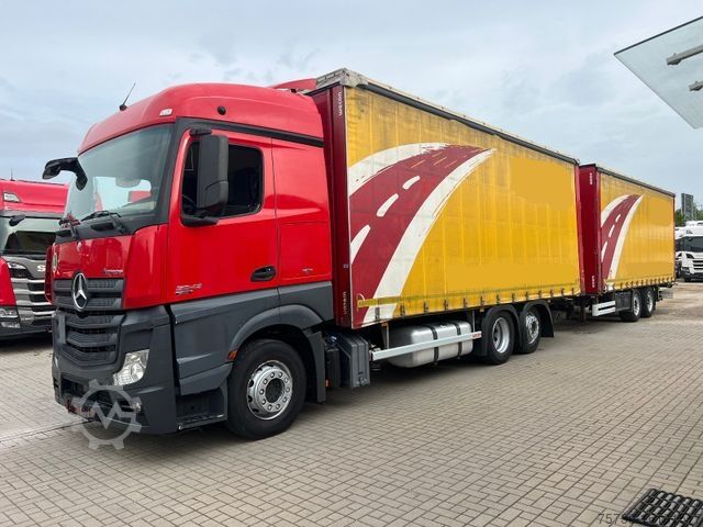 Kamion sa ravnom platformom i ceradom
MERCEDES-BENZ Actros 2542 Pritsche+Plane+Anhänger Wecon