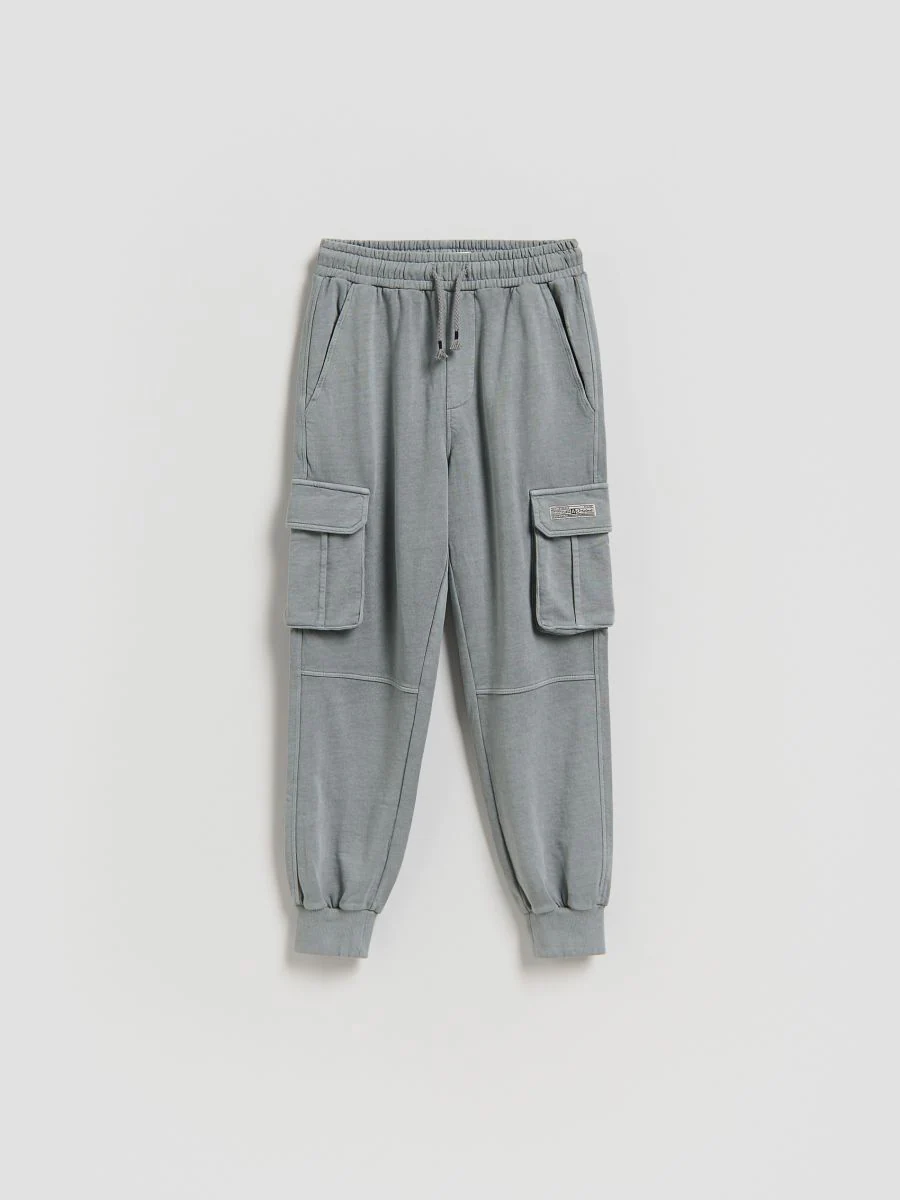 Cargo jogger pantalone ispranog izgleda