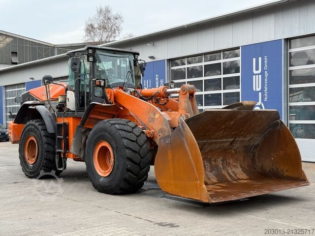 Utovarivač na točkovima
HITACHI ZW310-6 Radlader 28 Tonnen *12.350 h