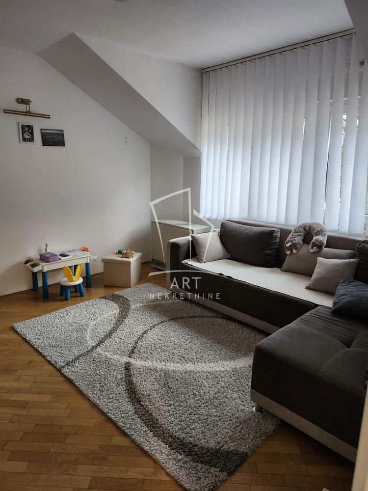 Banovo brdo, Kozačinskog, 127m2 ID#10756
1.000 €