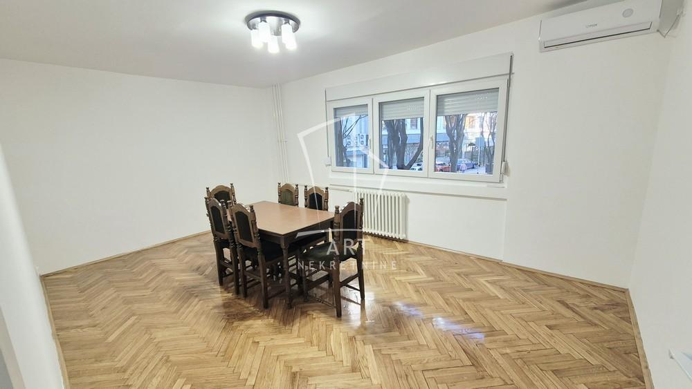 Botanička bašta, Kneza Danila, 68m2 ID#142151
1.200 €