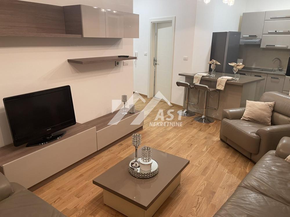 Izdaje se LUX jednoiposoban stan - Kej Garden !! - novogradnja ID#5752
450 €