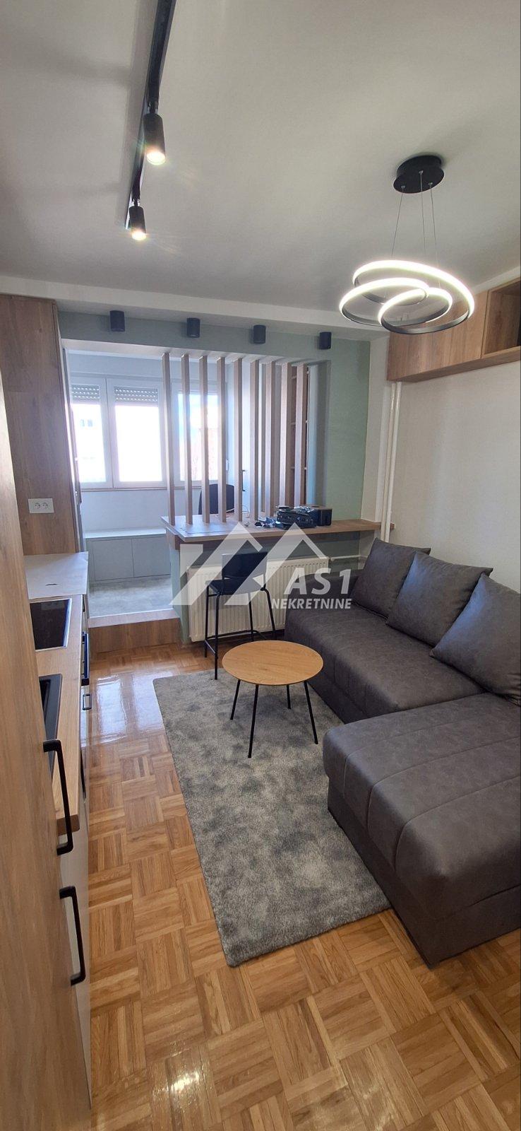 Izdajem potpuno novu LUX garsonjeru na Grbavici !!! ID#5759
300 €