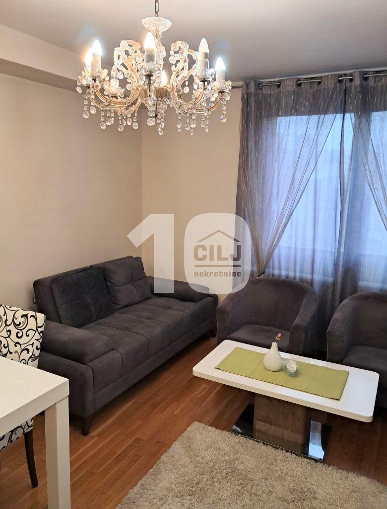 Sjajan 2,0 stan kod Beo šoping centra ID#1584
600 €