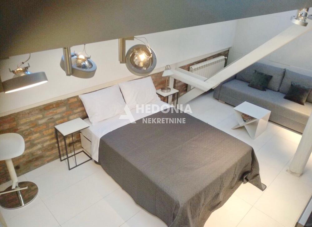 Trg Republike, izdavanje, studio, lux renoviran ID#10390
700 €
