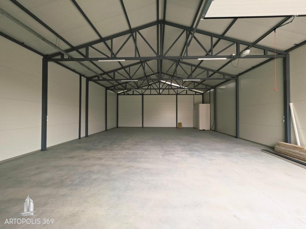 Odlična hala od 150m2 + 100m2 ispred hale ID#1072
800 €