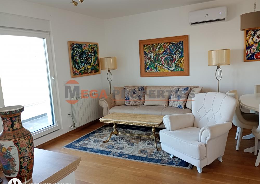 Beograd,Dušanovac,2.5,Lux, lift,75m2 uknjiženo ID#1004
250.000 €
