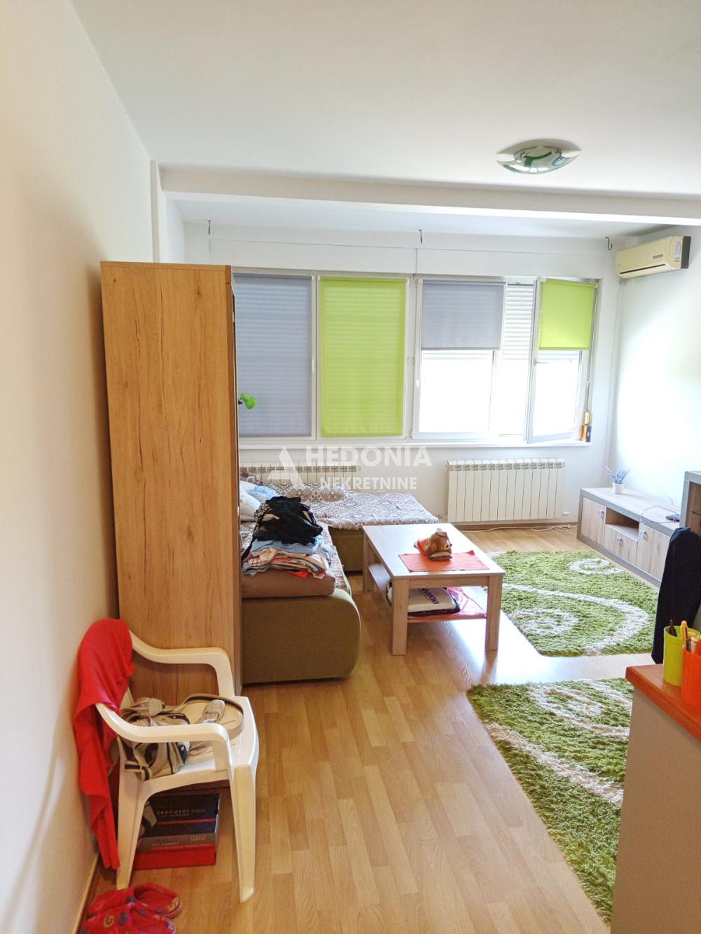Krnjača, Metro, noviji 1.5, bez ulaganja ID#10061
112.500 €
