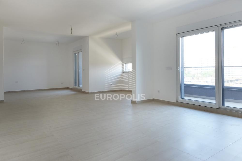 Lux 4.0 i odmah useljiv ID#6135
327.600 €