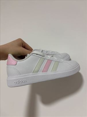 Adidas decije patike