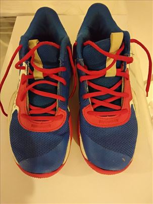 Under armour patike vel. 38,5.