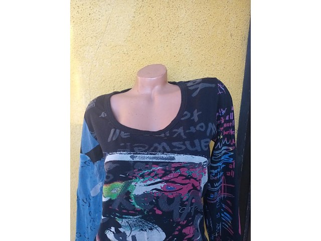 DESIGUAL PRELEPA ORIG.majica vel.406